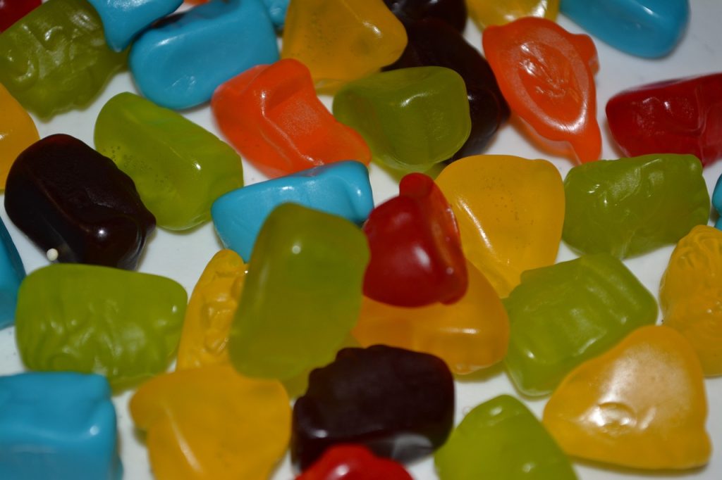 5 food bad for teeth causing teeth decay, cavity and sensitivity